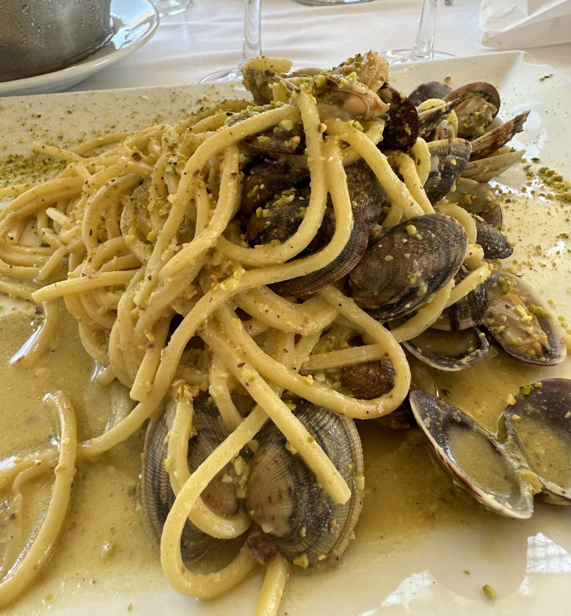 Pasta alle Vongole | Universal Yums